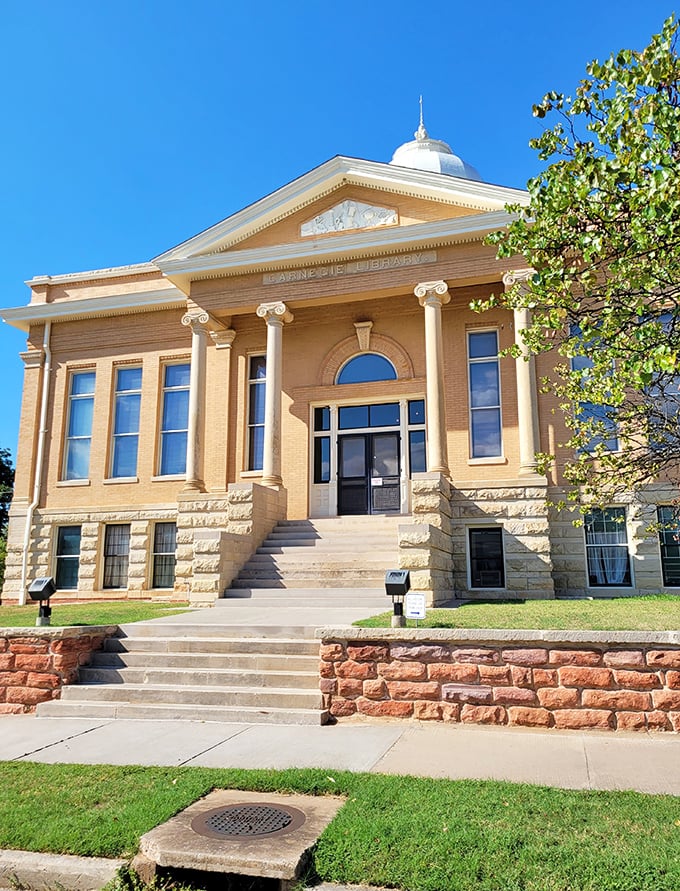 This stately sandstone building isn't just preserving history&mdash;it's showing off with columns that say "Yes, Oklahoma has culture too."