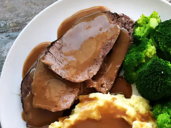 This isn't just roast beef; it's a masterpiece of timing and technique, where each slice tells a story of patience and tradition.