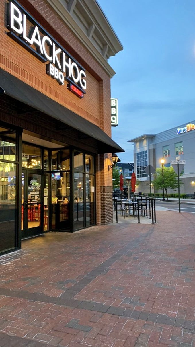 Black Hog's sophisticated brick exterior hides Frederick's worst-kept secret &ndash; BBQ that makes business lunches run deliciously long.