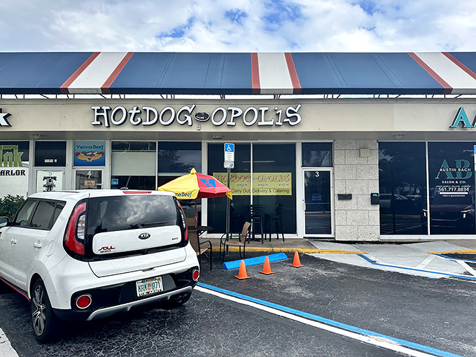 Hotdogopolis brings diplomatic relations to the hot dog world &ndash; uniting regional styles under one cheerful umbrella.