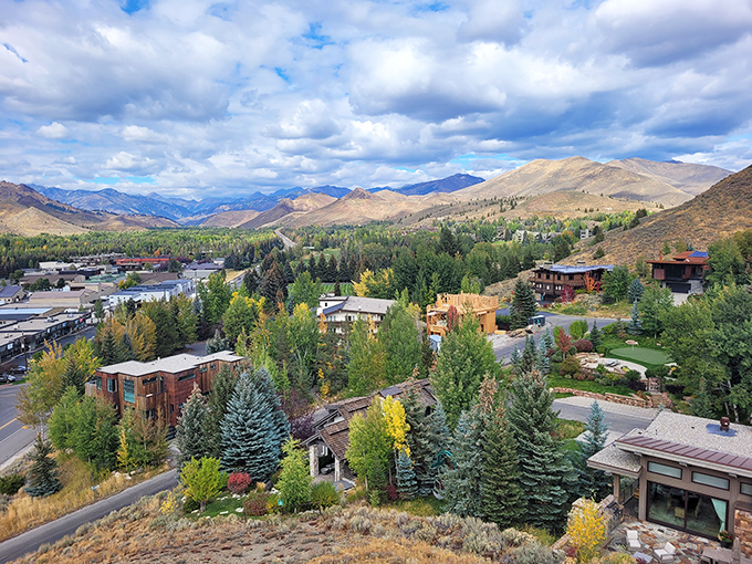 Ketchum: Nestled beneath dramatic peaks, Ketchum's rustic-meets-refined architecture looks like it was designed by nature's own interior decorator.