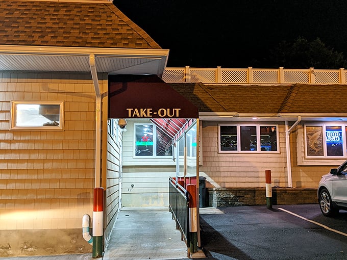 Pete & Elda's neon sign has been guiding hungry travelers to thin-crust nirvana since before Instagram could make food famous.
