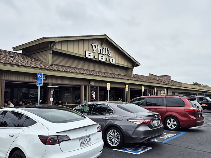 Phil's BBQ: The packed parking lot tells the story &ndash; San Diegans know this is where barbecue dreams come true, shopping center location notwithstanding.