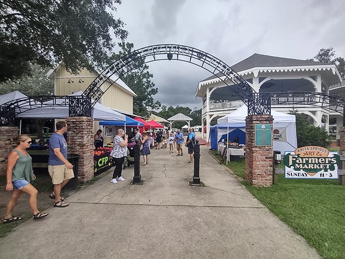 At this lively market, even the fish watching from the water seem to be saying, "Now this is how you spend a Sunday!"