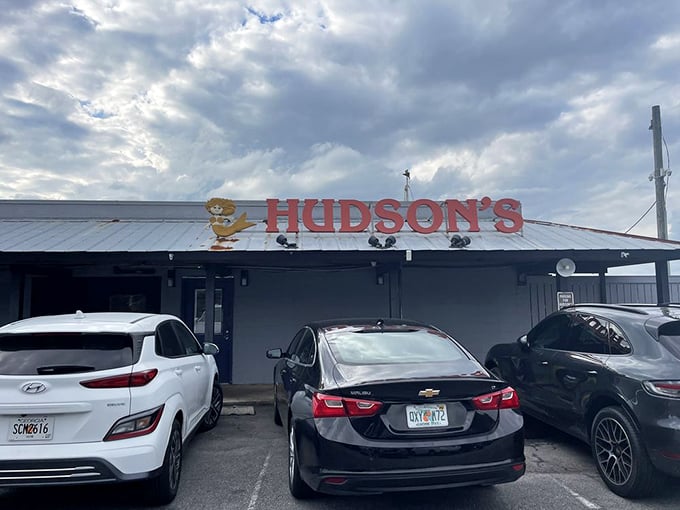 Where the parking lot might be plain, but the seafood makes up for it. Hudson's serves ocean-to-table before it was trendy.