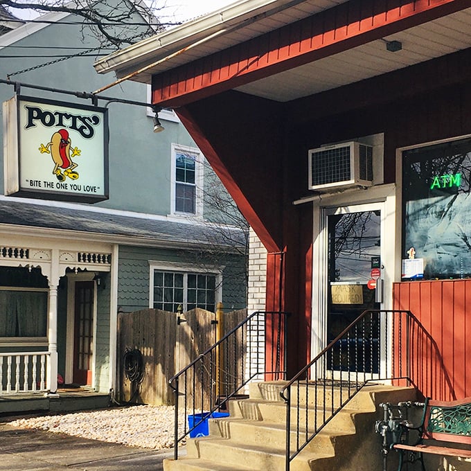 That iconic sign says it all – "Bite the one you love." At Potts', it's a romance between you and your perfectly crafted dog.