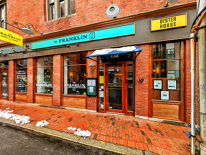 Urban sophistication meets harbor-fresh seafood. Like finding Jimmy Buffett performing at Carnegie Hall.