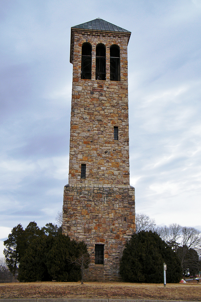 The Luray Singing Tower stands as the valley's elegant timekeeper. Like a stone sentinel that decided to take up music lessons rather than just looking imposing.