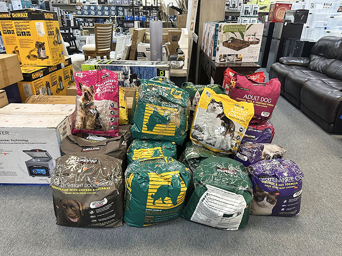 Pet paradise found! Premium dog food at prices that won't have you eating kibble to compensate.