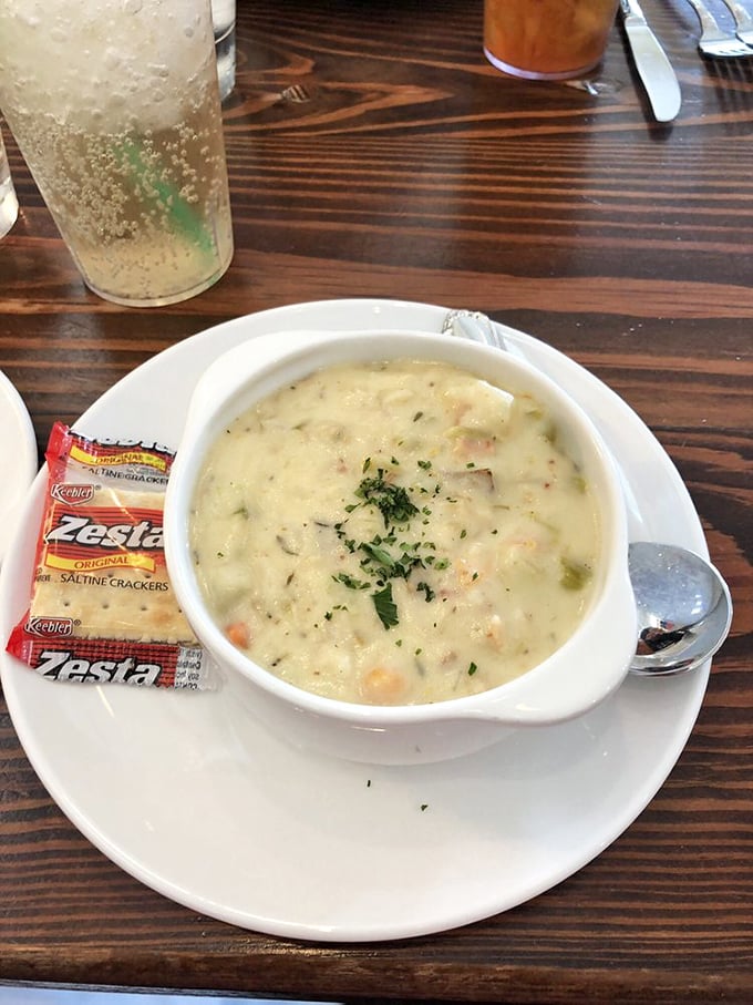 The chowder that launched a thousand return visits. Served with classic saltines, this velvety concoction is what comfort tastes like after a chilly beach day.