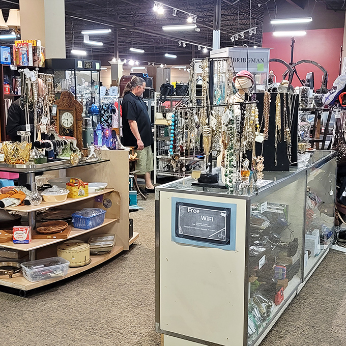 The jewelry counter&mdash;where one person's "I never wear this anymore" becomes another's "Everyone asks where I got this amazing necklace!"