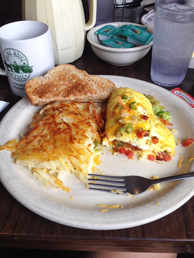 Eggs Benedict that would make any brunch aficionado weak in the knees, with perfectly crisp bacon standing at attention. 