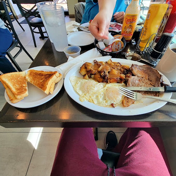 Breakfast plates at G&A don't just feed your body&mdash;they restore your faith in humanity.