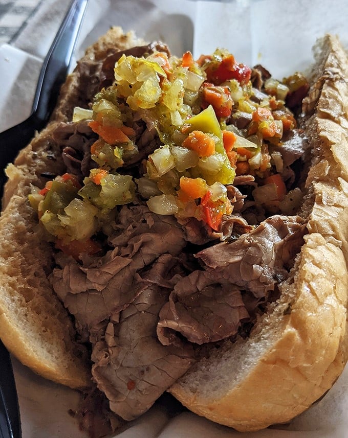 Look at that beautiful marriage of thinly-sliced beef and colorful giardiniera! Like a Renaissance painting, but one you can devour with reckless abandon.