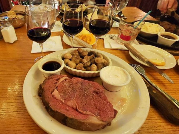 When your steak and wine pairing is so perfect, you'll want to write a thank-you note to the cow and the vineyard.