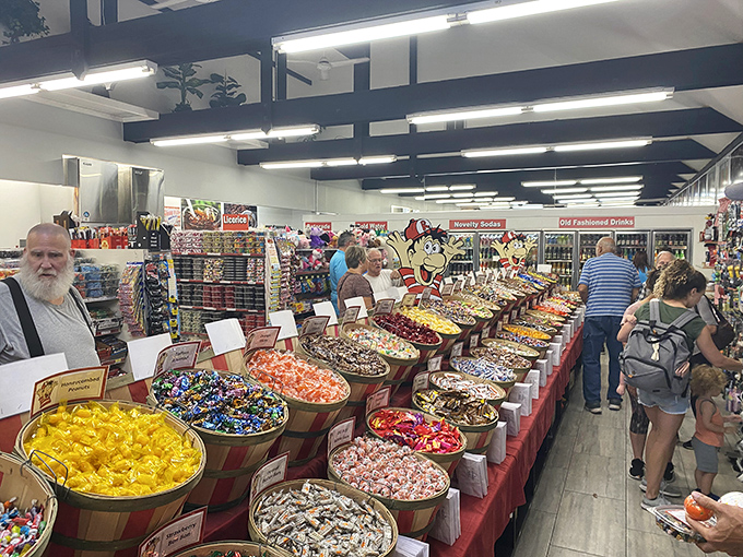 The pilgrimage in progress &ndash; visitors of all generations united by the universal language of "just one more scoop" syndrome.