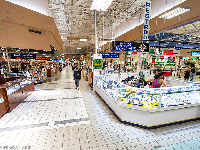 Mall meets marketplace! Festival's modern shine brings flea market shopping into the 21st century without sacrificing that thrill of discovery.