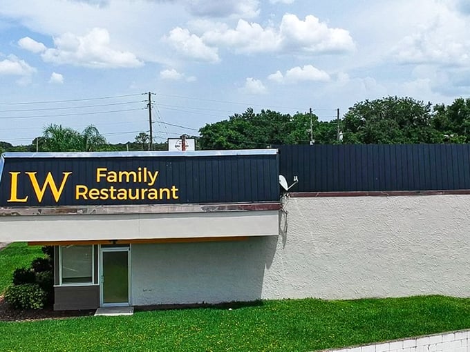 Lake Wales Family Restaurant keeps it simple outside &ndash; saving all the drama for what happens on your plate.