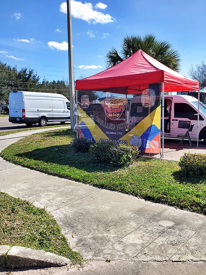 Paisano's proves culinary greatness doesn't require fancy digs &ndash; just a tent, a grill, and Colombian hot dog wisdom.