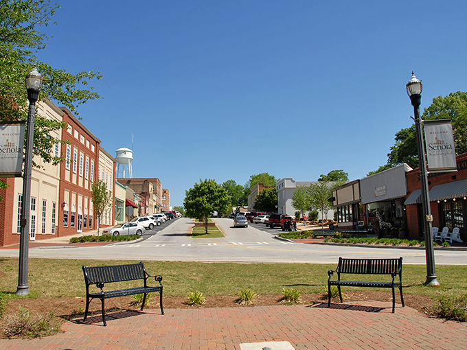 Senoia's picture-perfect streets make you understand why Hollywood keeps calling – even zombies have good taste.