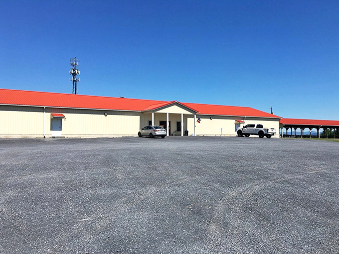 Red roof, big dreams &ndash; this Shenandoah Valley market is where country charm meets collector's paradise.