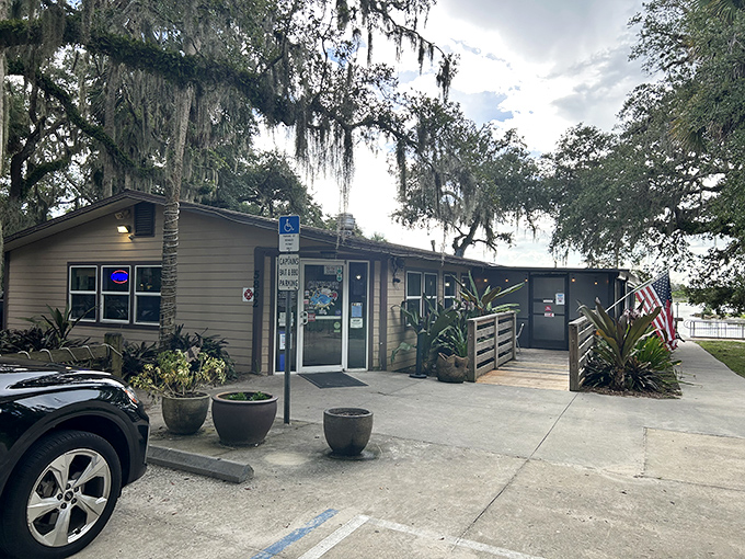 5b. captain's bbq (palm coast)