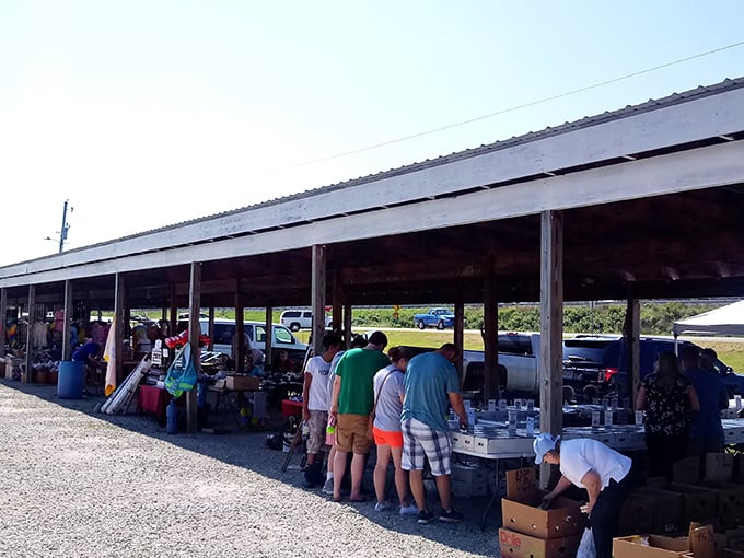 No frills, just thrills! Great American Flea Market's straightforward approach lets the treasures speak for themselves.