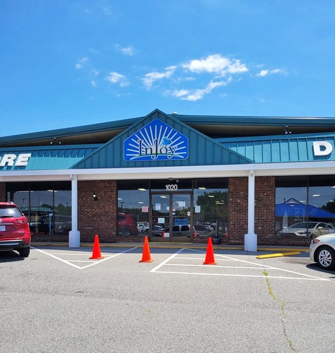 The cheerful fa&ccedil;ade seems to know exactly what you're thinking: "I'll just pop in for five minutes" is always a lie.