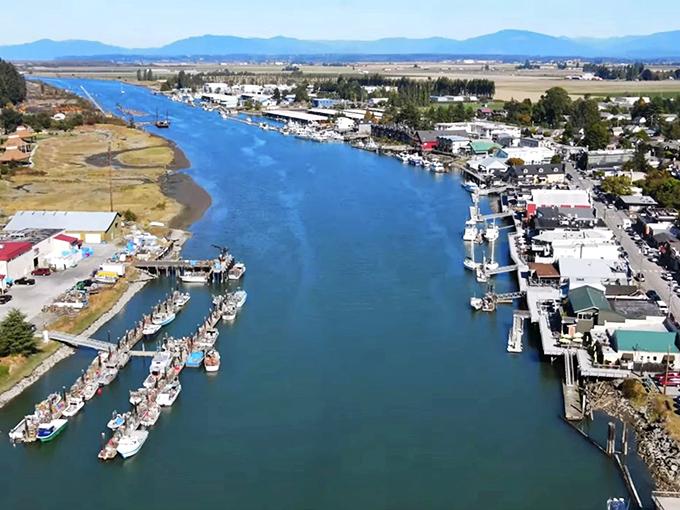 Where art meets water &ndash; La Conner's historic buildings reflect centuries of stories along the peaceful Swinomish Channel.