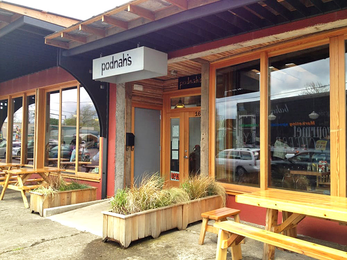 Those large windows at Podnah's let in the light but keep the magical BBQ secrets safely inside.