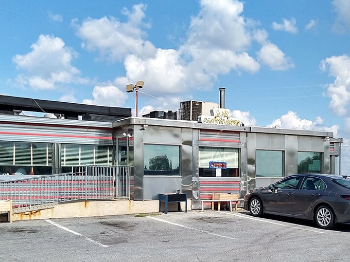 This shiny temple of breakfast sits proudly among Amish country, where even the horses know to stop for the pancakes.