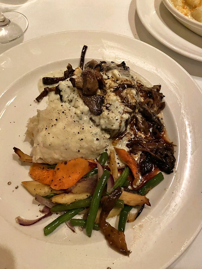 Blue cheese and beef &ndash; a romance that rivals Romeo and Juliet, but with a much happier ending and significantly more flavor.