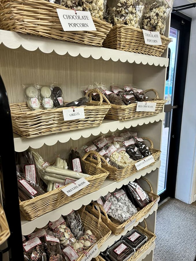 Chocolate popcorn and Oreos prove that the supporting cast is just as talented as the headliners. Sweet ensemble performances all around.