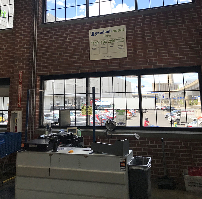 Command central, where your finds are weighed, not individually priced. The scale becomes your best friend or worthy adversary.