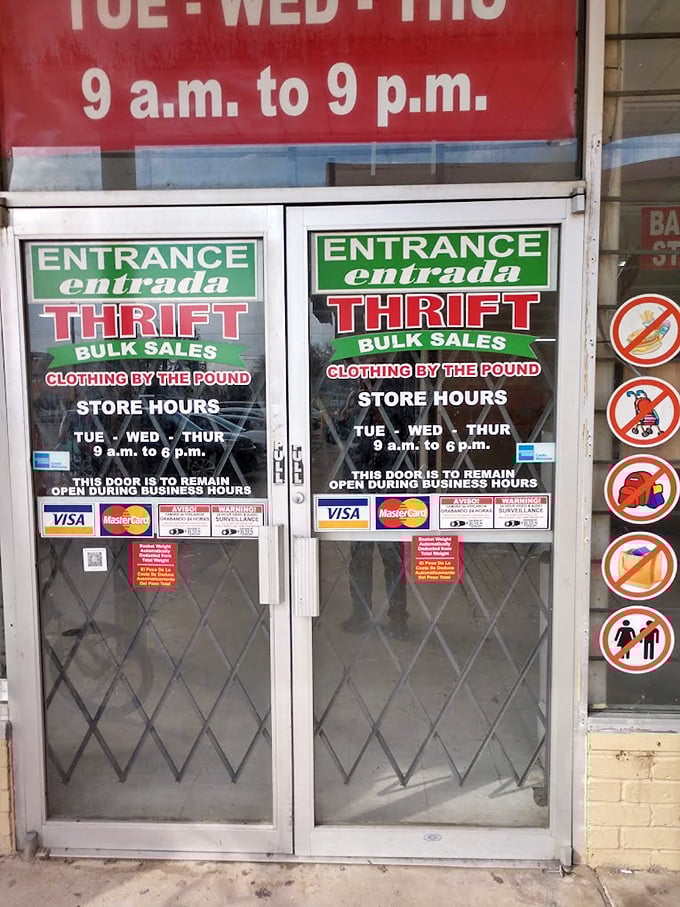 The gateway to bargain paradise comes with clear instructions. Like any worthwhile adventure, this one has rules to follow and treasures to discover.