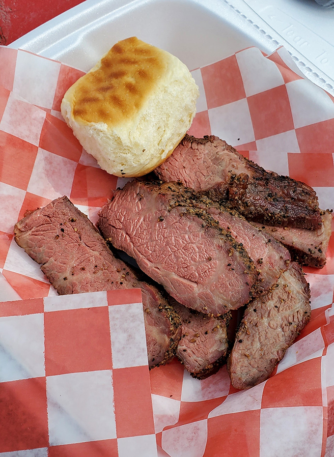 Smoked beef slices with a perfect pink ring and a roll that's ready for its supporting role. Meat candy for grown-ups.