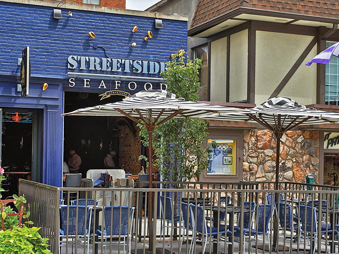 Streetside Seafood: That vibrant blue facade isn't just pretty&mdash;it's advertising ocean-fresh flavors in the heart of Birmingham.