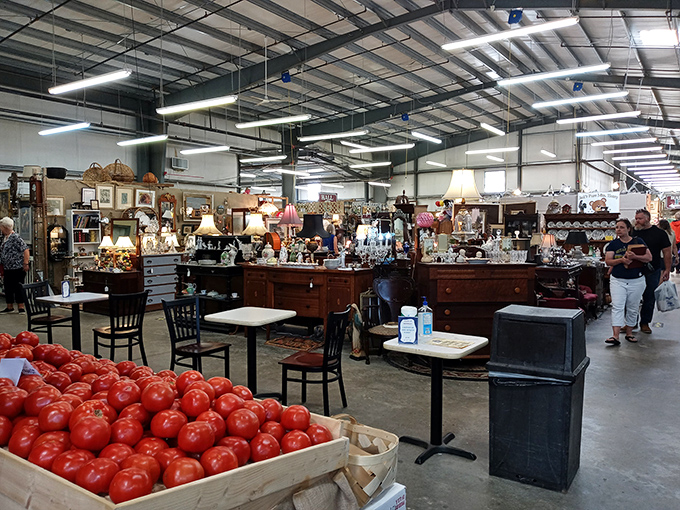 Where tomatoes meet Tiffany lamps. Lakewood 400's blend of fresh produce and fine antiques creates a uniquely upscale farmer's market vibe.