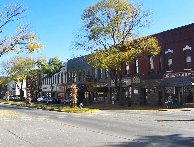Spring trees burst with blossoms along Wellsboro's streets &ndash; Mother Nature showing off her Pennsylvania palette.