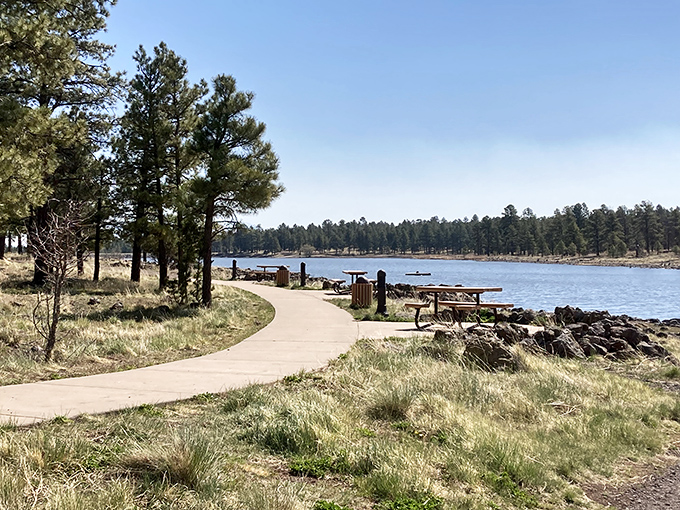 Cataract Lake's gentle shoreline path invites contemplative strolls and impromptu picnics. The pine-scented breeze alone is worth the trip.