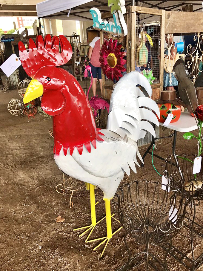 Not your average lawn ornament! This metal rooster would make even the most minimalist decorator consider a farmhouse phase.