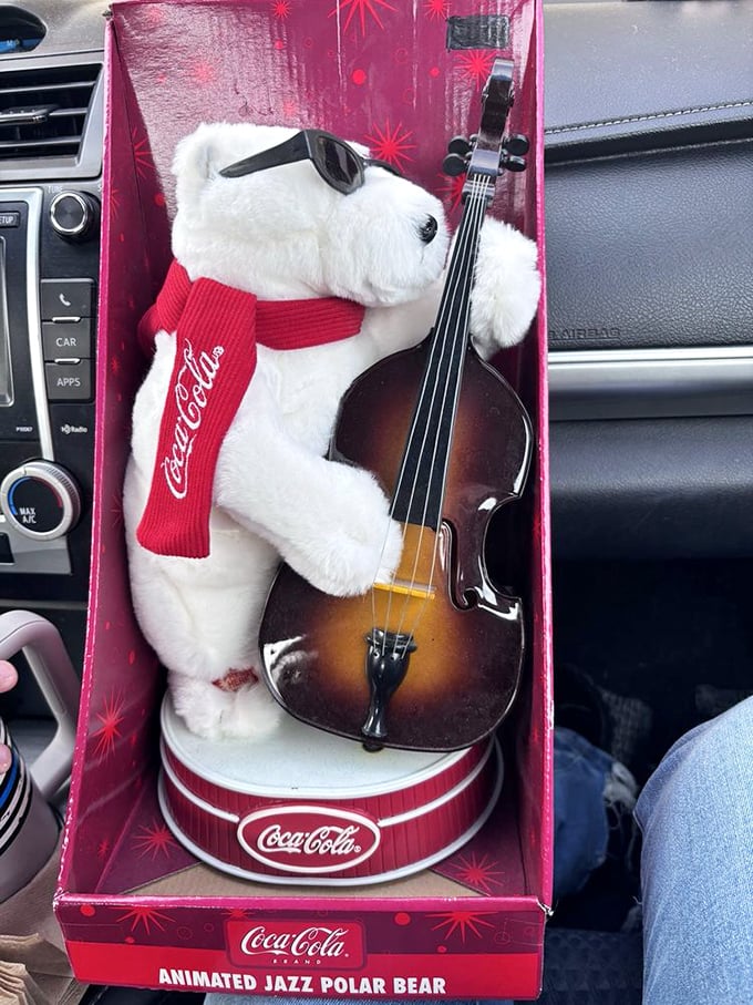Even polar bears get the blues&mdash;or in this case, the jazz. This Coca-Cola collectible hits all the right notes for advertising memorabilia enthusiasts.