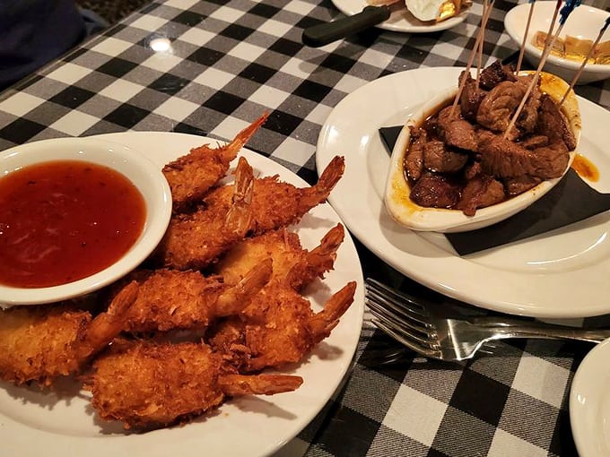 The fried shrimp and steak bites arrive like old friends you're delighted to see again. No foam, no smears, no tiny tweezers required &ndash; just honest-to-goodness deliciousness.