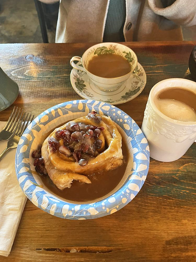 Berries and cinnamon in perfect harmony, like the culinary equivalent of Sonny and Cher, only with a much happier ending.