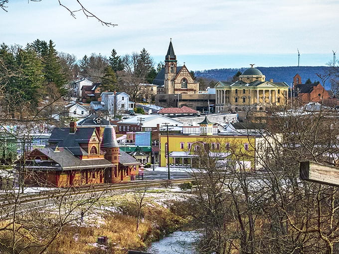 Oakland's skyline showcases a perfect harmony of historic architecture and natural beauty&mdash;like a Norman Rockwell painting that somehow improved with age.