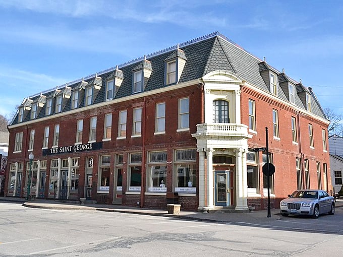 The Saint George Hotel has welcomed travelers since 1845. Its brick fa&ccedil;ade and elegant corner entrance speak of an era when travel was an occasion.