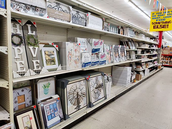 Home d&eacute;cor that speaks volumes without emptying your wallet&mdash;from farmhouse chic to modern simplicity, all at eyebrow-raising prices.