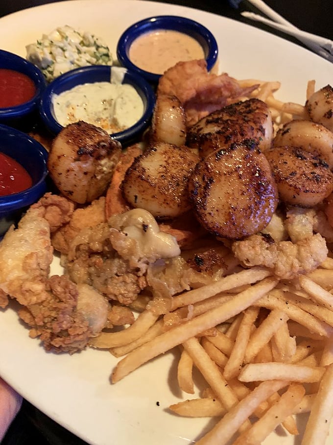 The seafood sampler that makes decision-phobic diners rejoice&mdash;why choose one ocean delight when you can have the underwater United Nations?