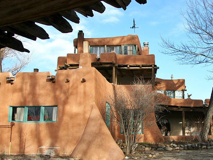 
The Mabel Dodge Luhan House&mdash;where Georgia O'Keeffe once gazed at these same adobe walls. Creative spirits still find inspiration in its earthy elegance.