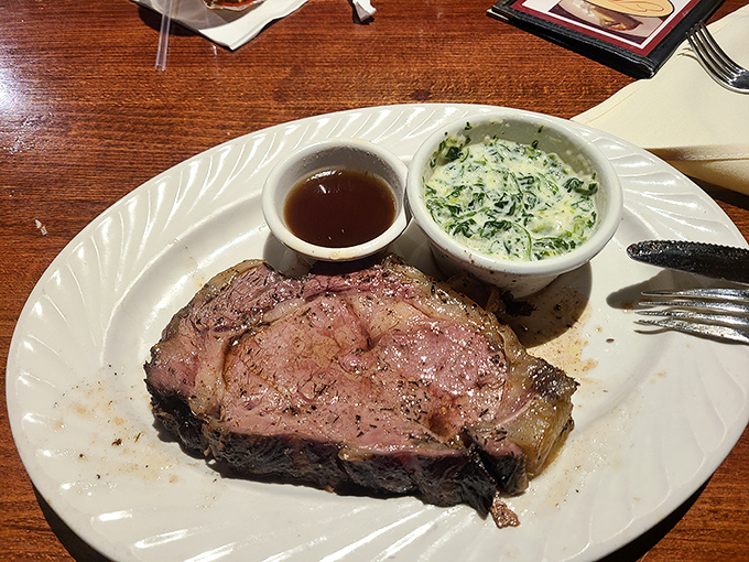 When beef and creamed spinach get together, it's not just dinner&mdash;it's a romance we can all believe in. The au jus cup stands by, ready to enhance each bite.